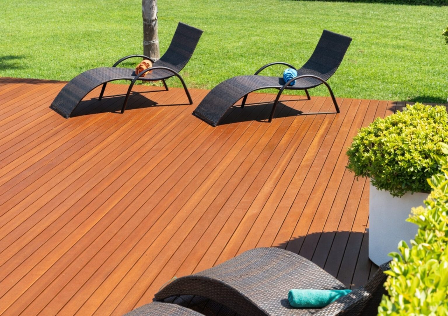 Wood Decking Oil: Protection with SUNDECK WOOD OIL